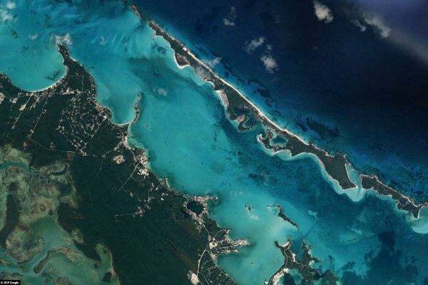 Exumas - Beaches & Sting Rays feeding on Stocking Island (Bahamas)