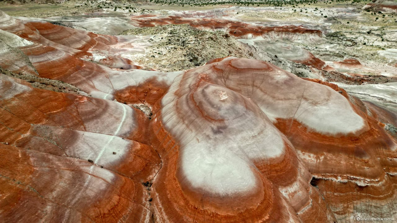Bentonite Hills & Moonscape Overlook - Tour & Photos (USA)