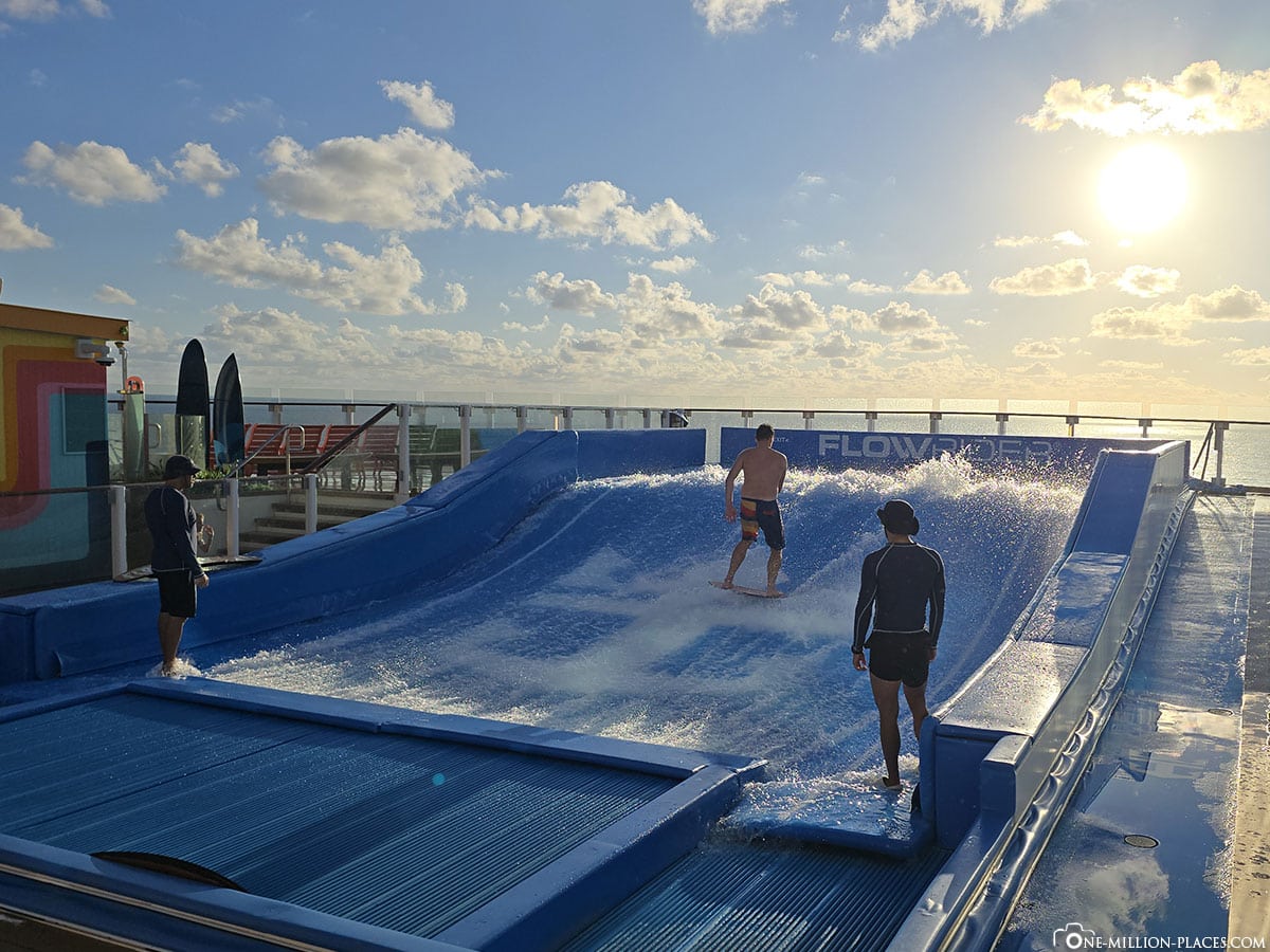 FlowRider® surf simulator - Foto: Icon-of-the-Seas-Activities-Sport-04